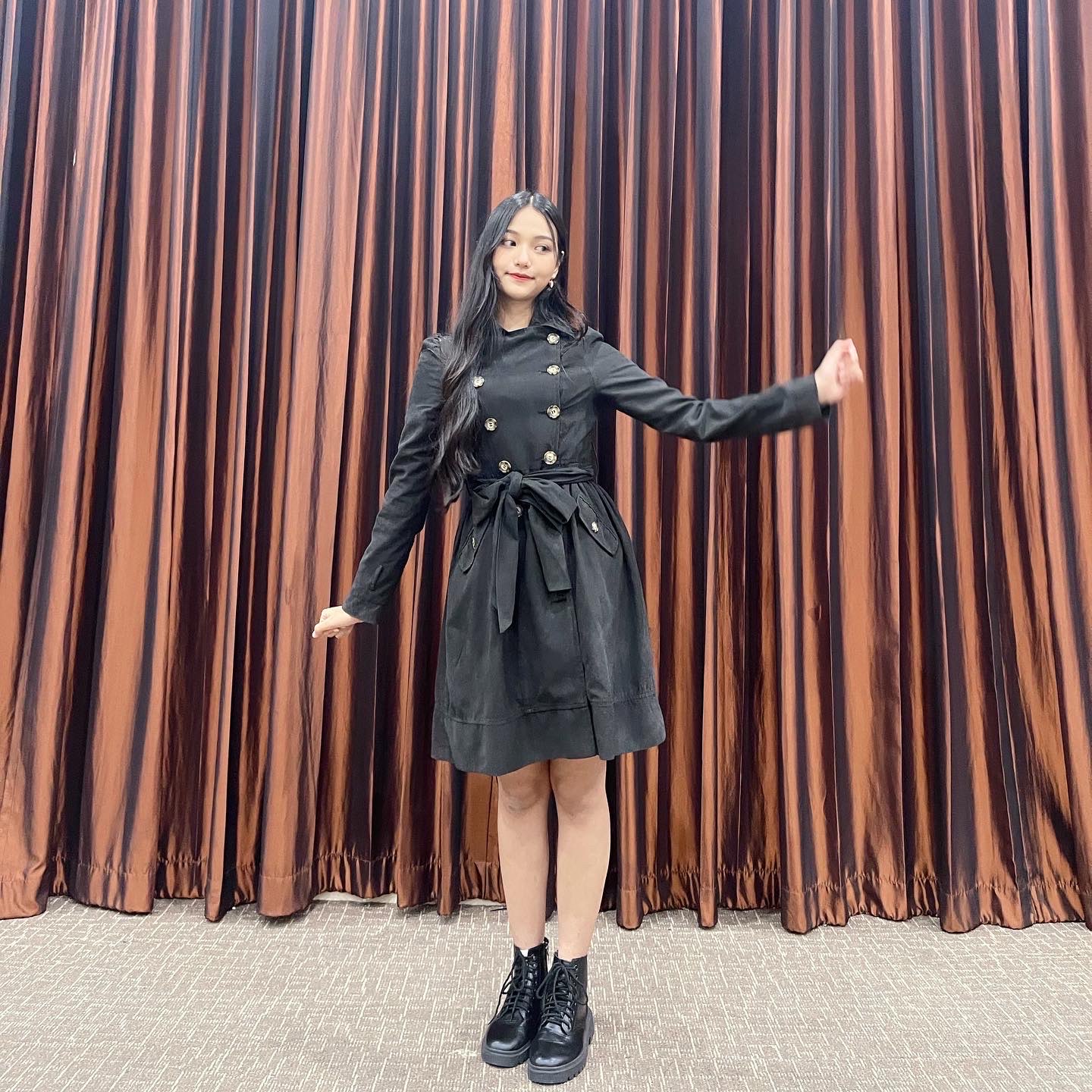 Check out Fahsai 's live! - iAM48 Official Application