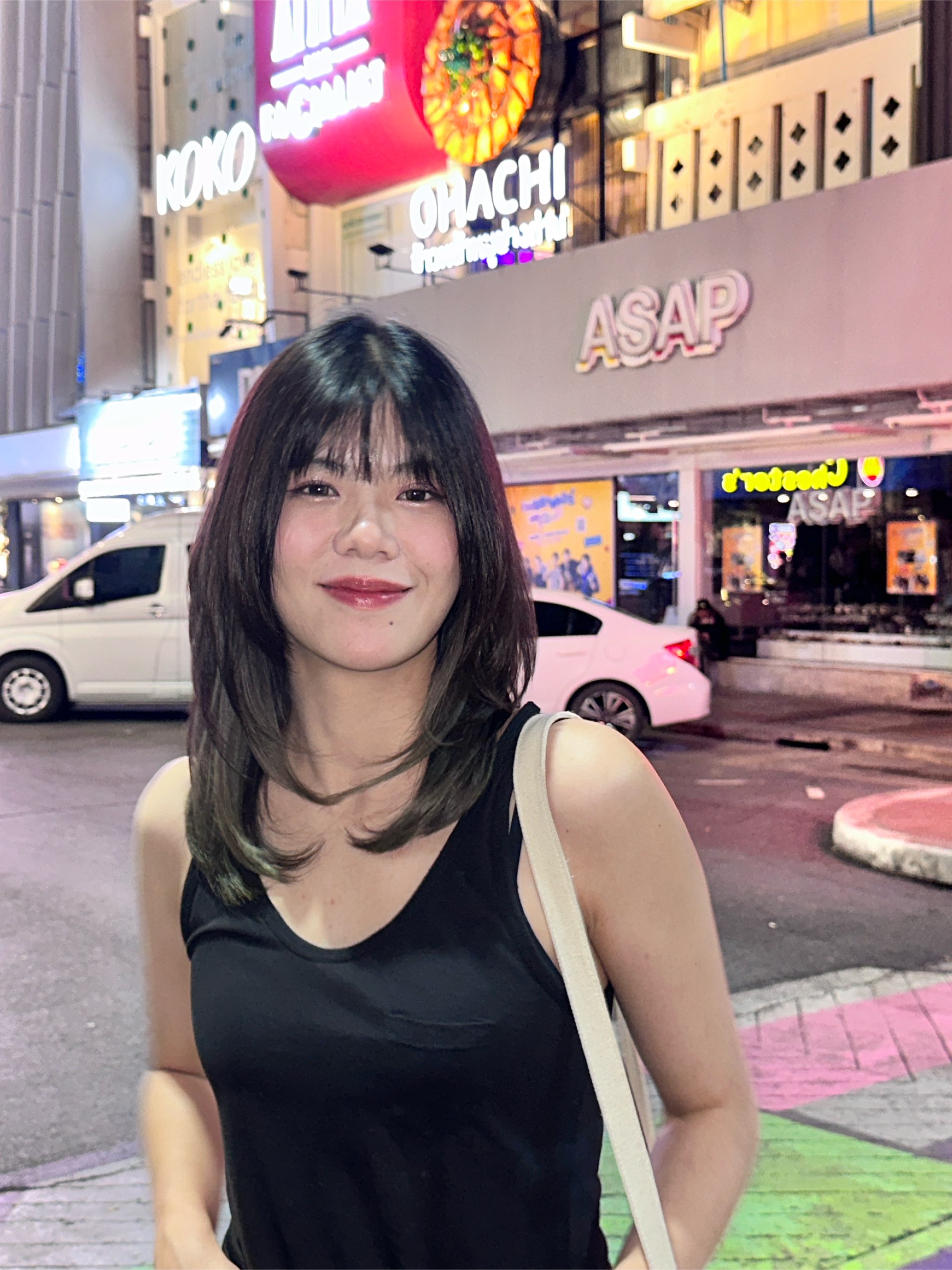 Check out Wee 's live! - iAM48 Official Application