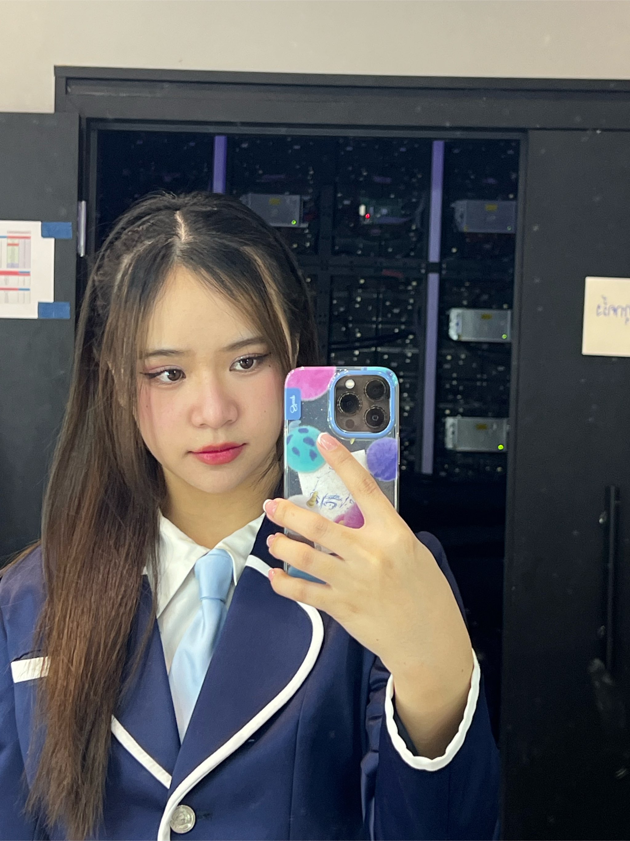 Check out Meen 's live! - iAM48 Official Application