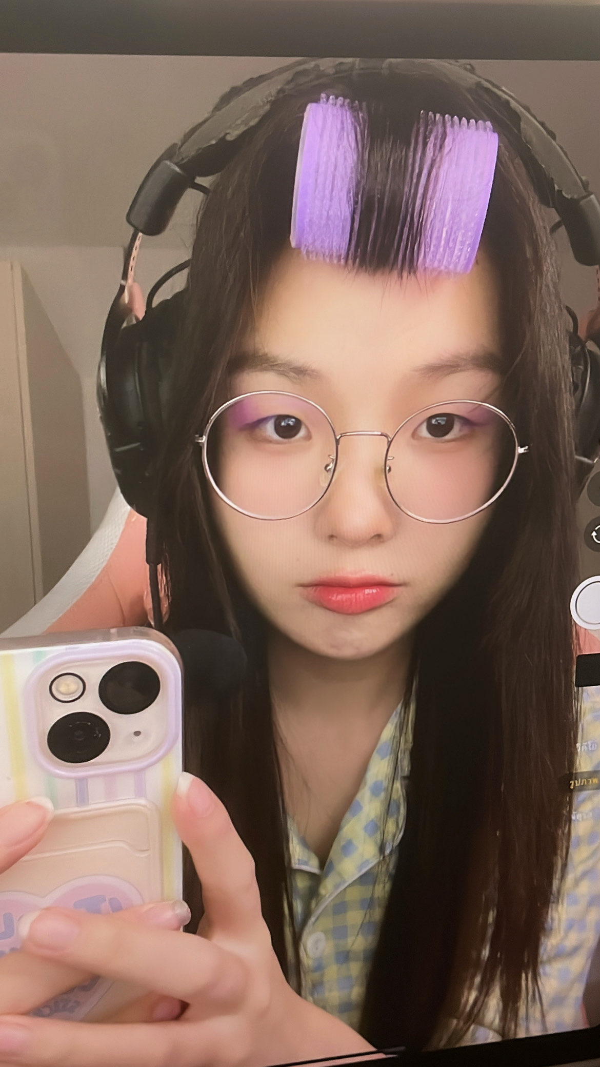 Check out Lingling 's live! - iAM48 Official Application